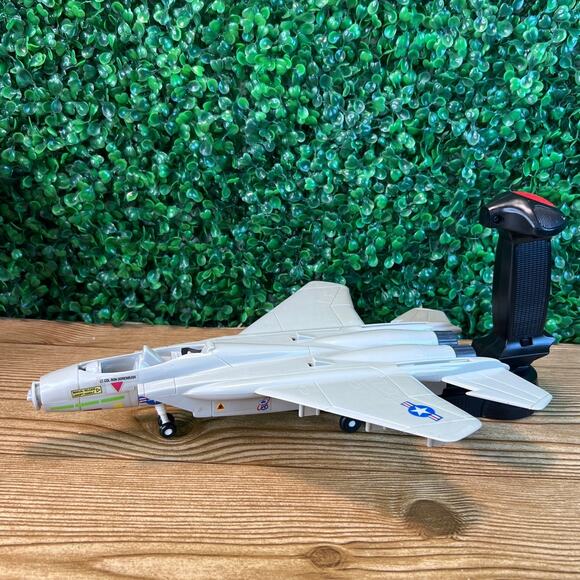 Hasbro | Other | Hasbro 989 Flying Fighters F14 Tomcat Jolly Roger Vf84 ...